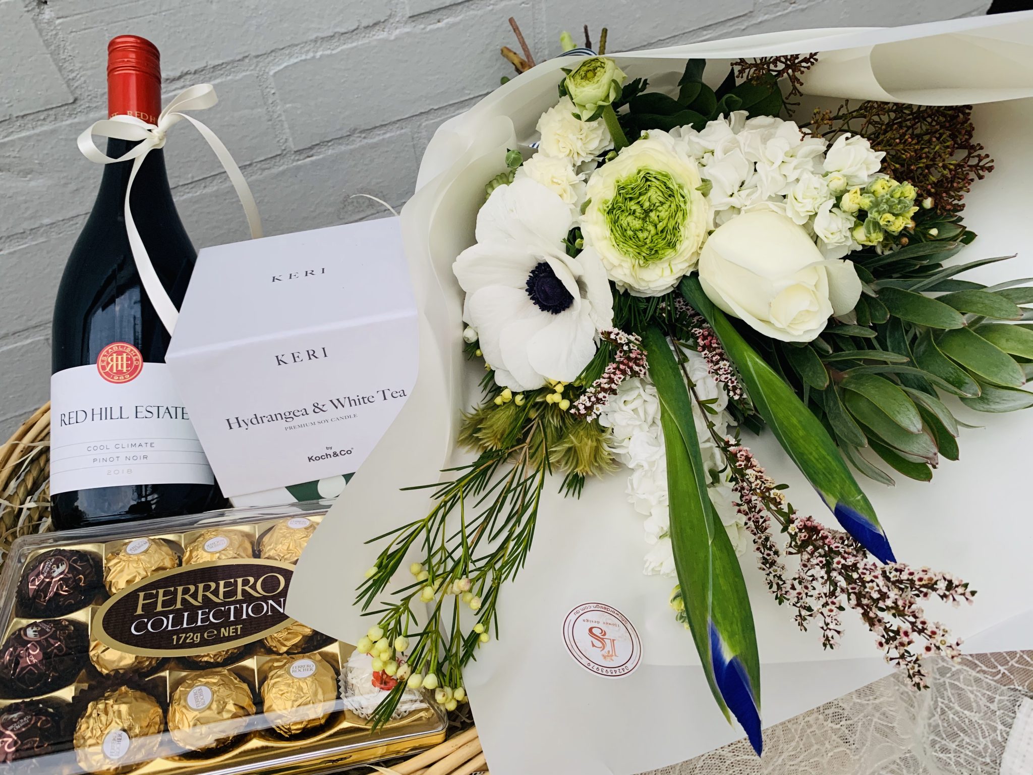 Deluxe Hamper | Professional Florists | Flower Services | Online Flower ...